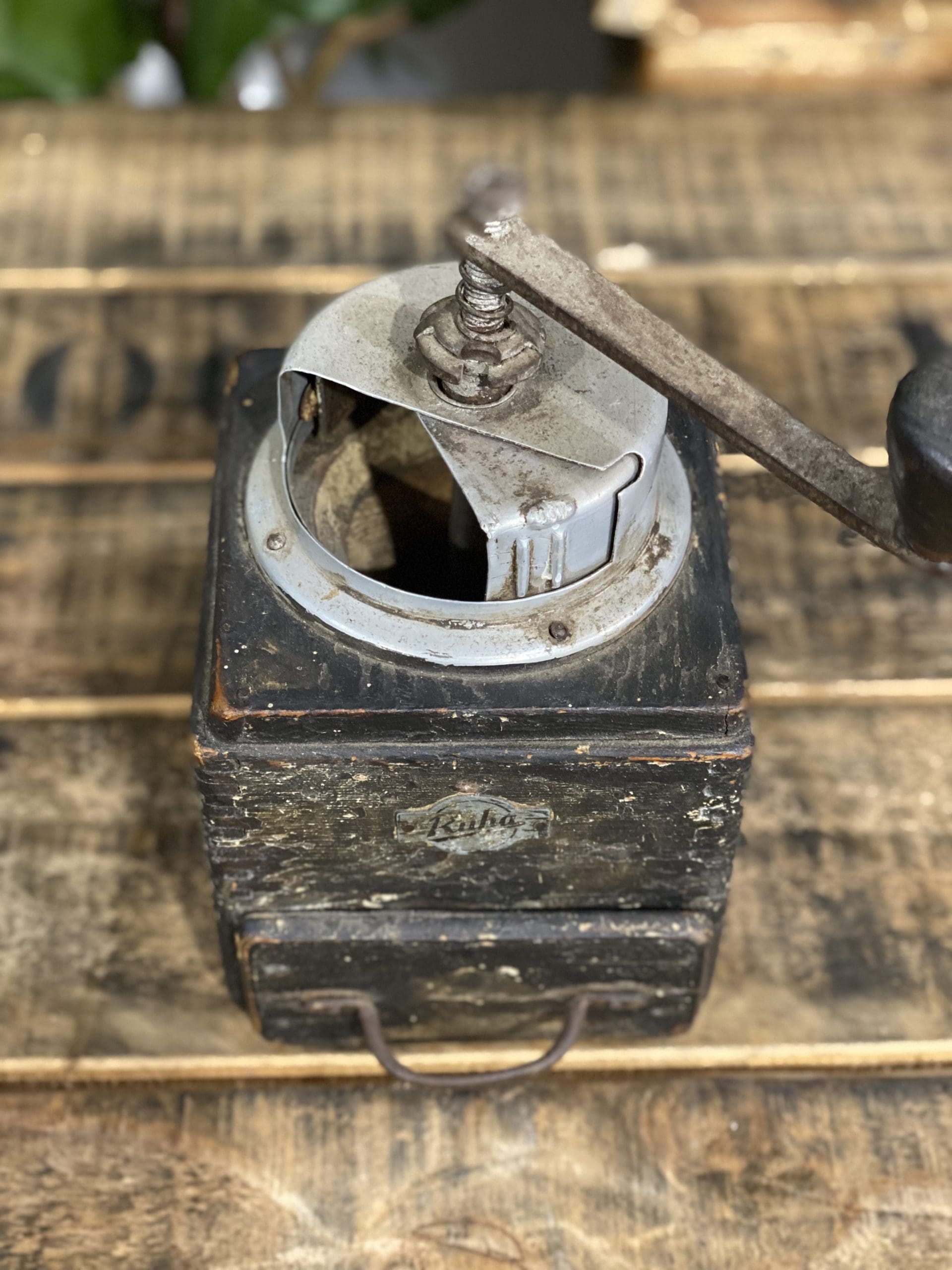 Antique manual coffee grinder store